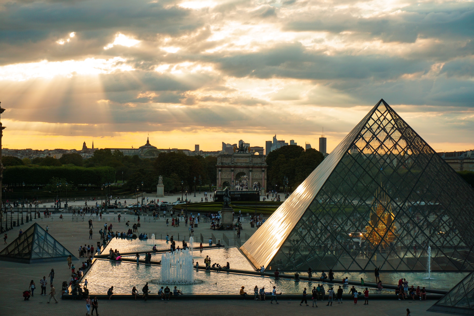 The Louvre made their collections more sustainable | CRC Research